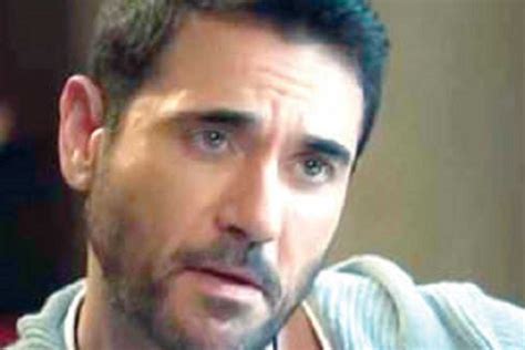 أحمد عز تعرضت لهزة نفسية كبيرة بعد وفاة أمي المصري اليوم