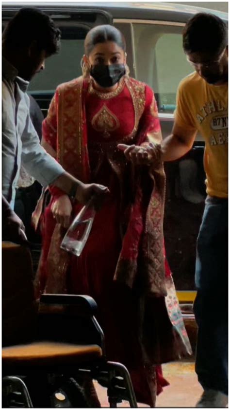 छावा के ट्रेलर लॉन्च में लंगड़ाते हुए पहुंचीं रश्मिका विक्की कौशल ने ली धांसू एंट्री