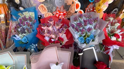 กระแสมาแรง คนขอนแก่นฮิตมอบดอกกุหลาบช่อเงินคู่รักแทนดอกไม้สดเนื่องวันวาเลนไทน์ Thairemark