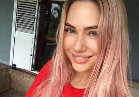 Наталья Рудова взорвала Сеть сексуальным снимком в купальнике