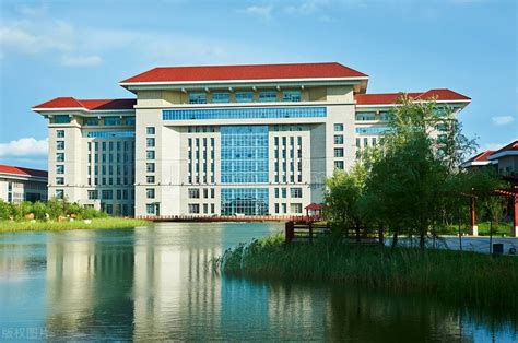 校友会2024江西省最好大学排名，江西财经大学第二，江西科技学院前二—大学360度全景数据平台艾瑞深网校友会中国大学排名艾瑞深数据技术