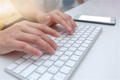 首頁 宏鎰電線股份有限公司 低壓電纜電纜，電子線，電源線，汽車花線，特殊線