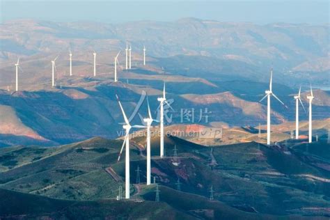 宁夏西吉风力发电助力双碳目标 人民图片网