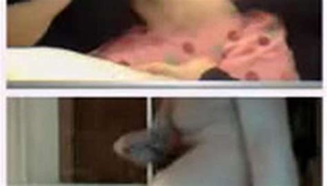 Omegle Jerking 2 Sexy Show Feet For Wanker Cum