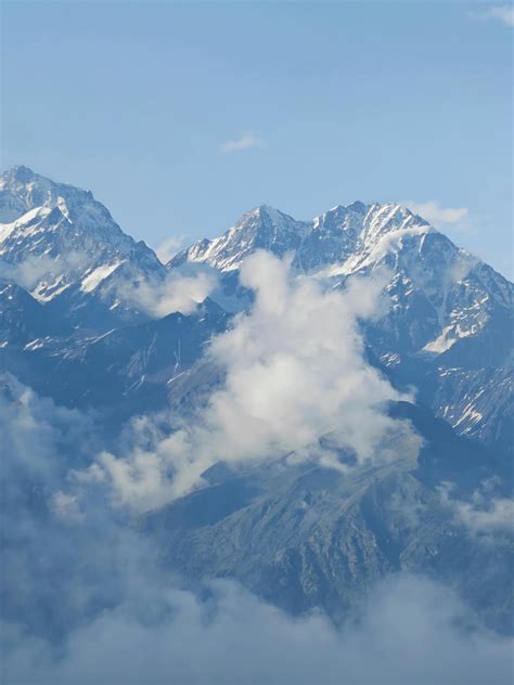 경치 고립된 고요한 고요함 골짜기 광야 광활한 극적인 조명 끈기 높은 고도 눈 덮인 다리 대조 드라마틱한 맑은 하늘 모험 바위 같은 지형 바위