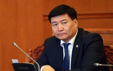 С Чинзориг Эмч эрүүл мэндийн салбарын ажилчдын цалинг 30 хувиар нэмнэ