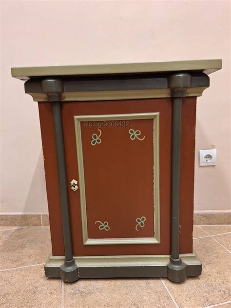 Ръчно изрисуван шкаф Шкаф Мебели за дома и офиса София Ръчно изрисуван шкаф Интерес