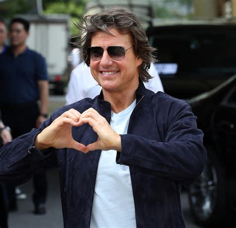 توم كروز يعود إلى وارنر براذرز ويعقد صفقة لإنتاج الأفلام زهرة الخليج