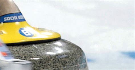 알고 보는 올림픽 컬링 스톤 비질만 잘 해줘도 5m는 더 나간다