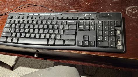 Logitech Media Keyboard K200 Membrane Keyboard Stock Keycaps In Generic Office Black R