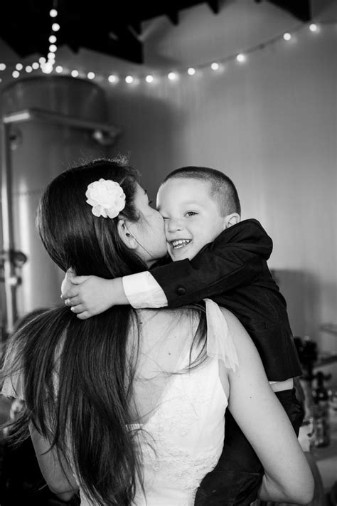 The Bride With Her Son Unique Wedding Photography Mother Son Dance Unique Wedding