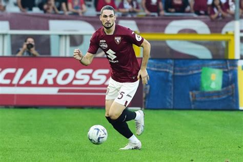 Er War Kandidat Beim Hsv So Läuft Es Jetzt Bei Abwehr Kante Sazonov