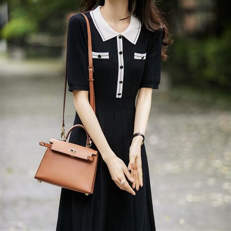 패션레스토랑 여자 여름 결혼식 하객 격식 우아한 단정한 룩 카라 배색 A라인 반팔 니트 미디 원피스