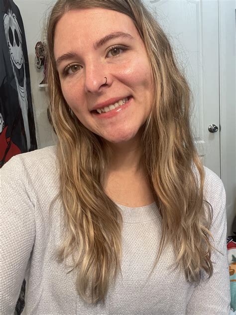 What Do You Think Am I Hot F 27 R Sfwamihot