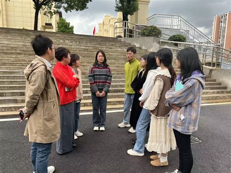 我院领导赴新平中学看望实习生 景德镇人文学院