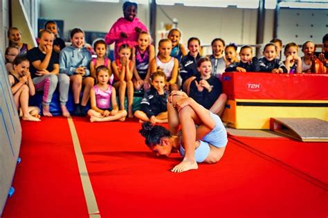 Worlds Most Flexible Girl Gets Guinness World Record For Her