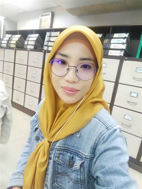 koleksi awek tudung² on Twitter DM for hot pic https t co M SmgJkde Twitter