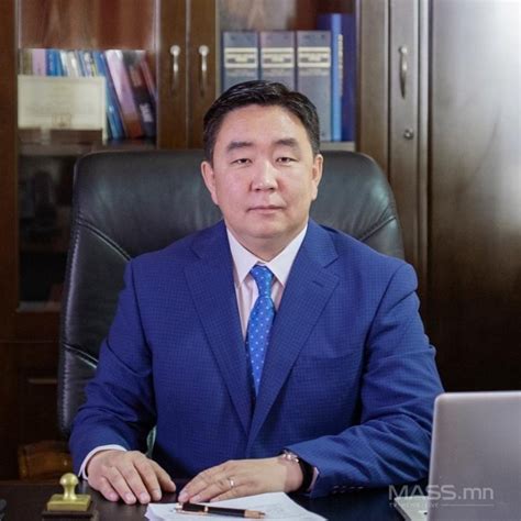 Д Мөнх Эрдэнийн ар гэрийн болон эрүүл мэндийн байдлыг харгалзан суллажээ