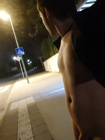 Walk Naked At Night In Living Area Pics XHamster