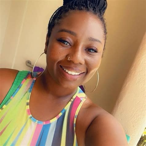 Moni Chantal Moni Chantal Threads Say More