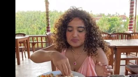 Lina Mukherjee Akui Tak Suka Brondong Alasannya Bikin Geleng Geleng Kepala