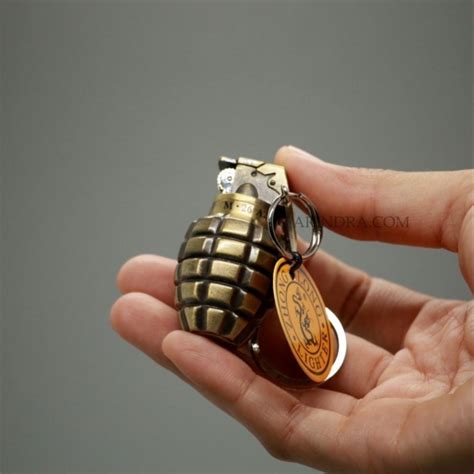 Зажигалка граната газовая: 7 у.е. - Коллекционирование Ташкент на Olx