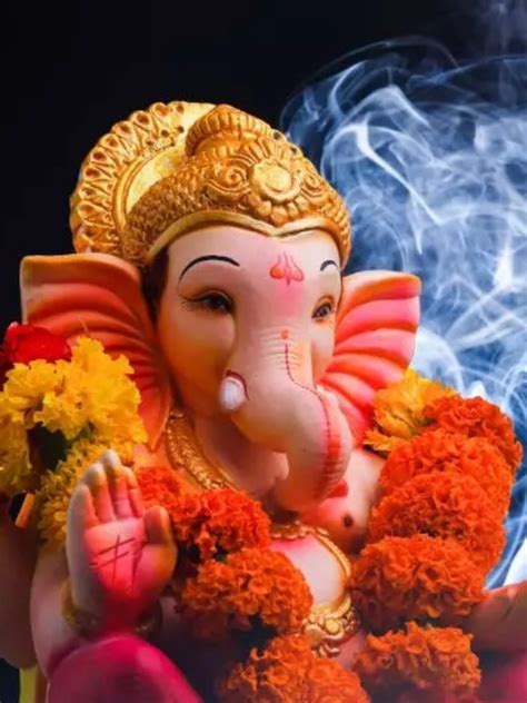 ఏక దంత గజానన వక్రతుండ వినాయకుడికి గల 7 పేర్లు వాటి అర్థాలు Times Now Telugu