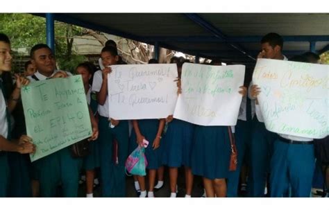 Paro En Apoyo A Profe Que Dio Clase Sexual