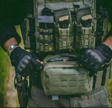 عکس نظامی پسرونه에 있는 핀