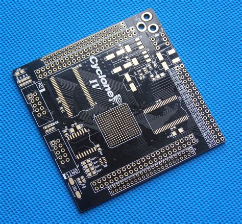 这款开发板采用的是 四层pcb设计 ， 沉金工艺 ，同时使用bga封装的fpga，使整个核心板的性能和稳定性有了很大的提供。