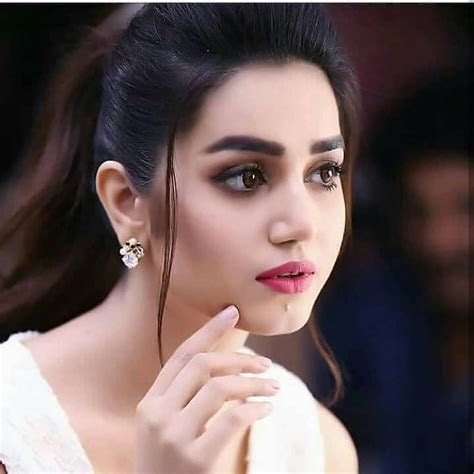 This Pakistani Actress Anum Fayyaz Looks Like An Angel Her Pics Are