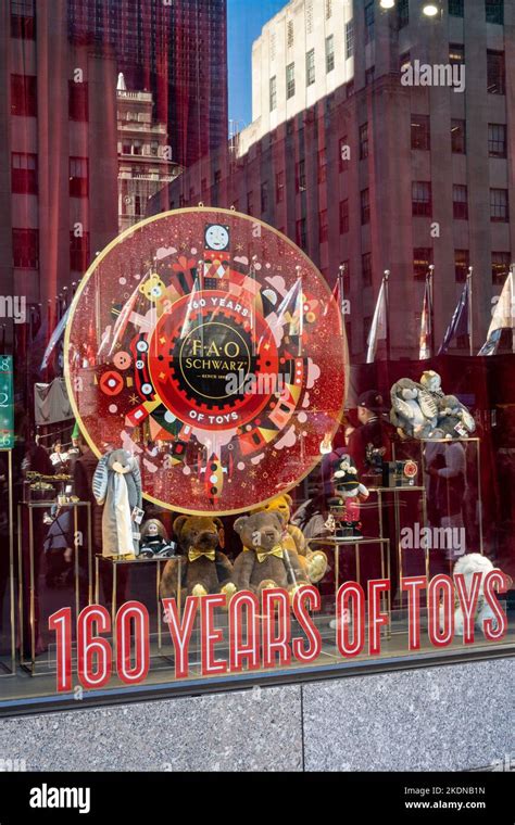 Fao Schwarz In Rockefeller Center Celebrates 160 Years Of Toys New