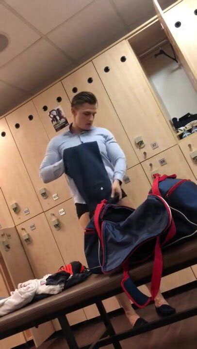 Locker Room Spy Guy ThisVid