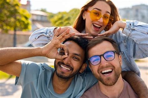 Астрологи назвали 3 знаки які вміють дружити Читайте на Ukr Net