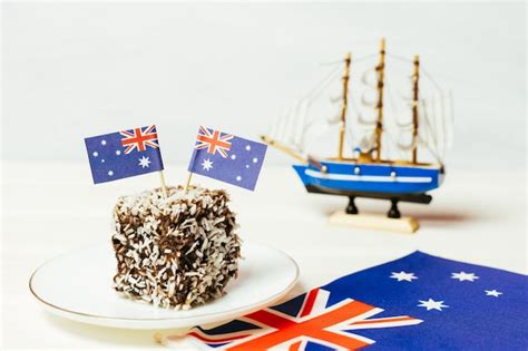 전통적인 호주 디저트 Lamington의 준비 프리미엄 사진