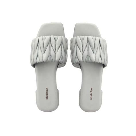 Шлепанцы Miu Miu Самые популярные модели купить с доставкой по выгодным ценам в интернет