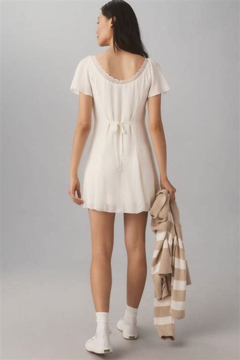 리포메이션 말레나 미니드레스 앤트로폴로지 한국 공식 스토어 유니크한 여성 패션 및 라이프스타일 편집샵 200개이상의 프리미엄 브랜드 여성 의류 액세서리 홈