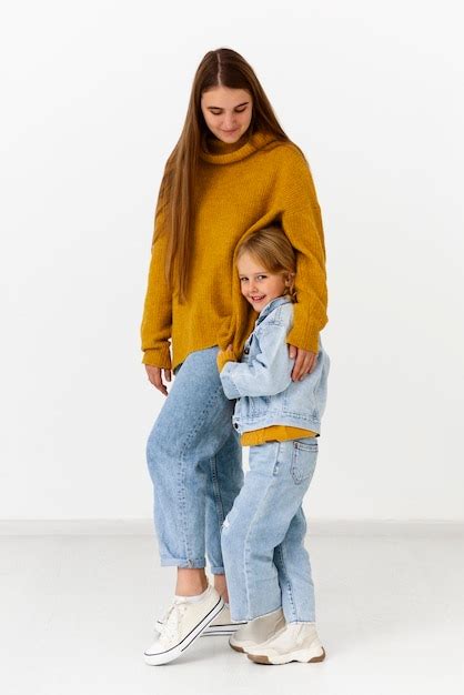 Free Photo Full Shot Mother And Girl Posing