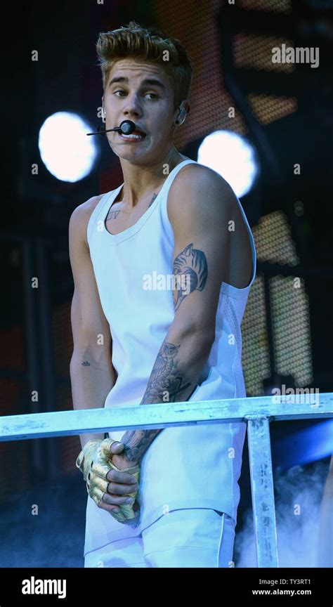 Justin Bieber Touching His Private Part Justin Bieber Touching His Private Part