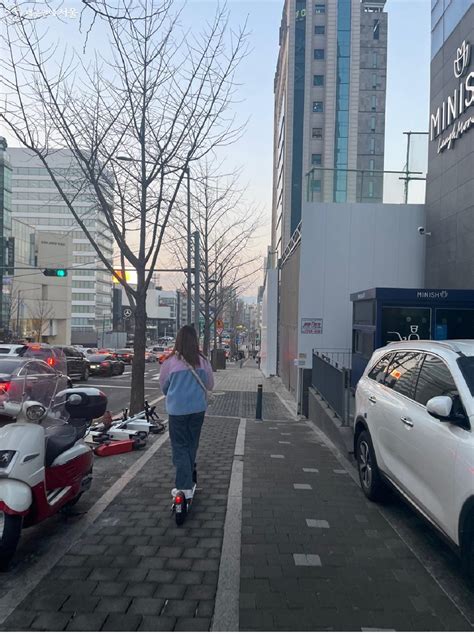 도로 위 무단 주차된 전동 킥보드 신고 어떻게 하나 내 손안에 서울 서울이야기 시민소통 정보소통광장