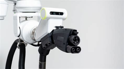 현대자동차그룹 전기차 자동 충전 로봇 시연 영상 최초 공개