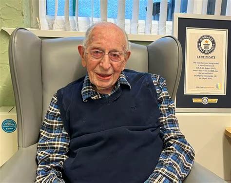 세계 최고령 111세 남성… 매주 꼭 먹는다는 이 음식은 전자신문