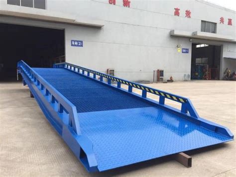 electric container loading forklift ramp vehicle mobile dock ramp