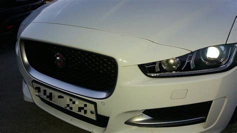 울산 재규어 Xe20 흡기탈거식 연소실흡기dpf크리닝 및 엔진오일교환울산벤츠w212 E300헤드라이트 빗물 유입으로 기판 파손 헤드라이트발라스터교환울산벤츠