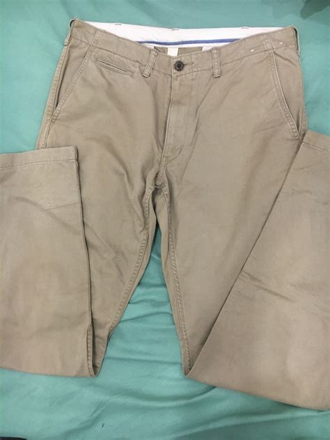UNIQLO CHINOS, Men's Fashion, Bottoms, Chinos on Carousell