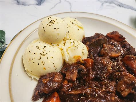 비프 부르기뇽 만들기 연말 홈파티음식으로 추천하는 프랑스요리 뵈프 부르기뇽 레시피