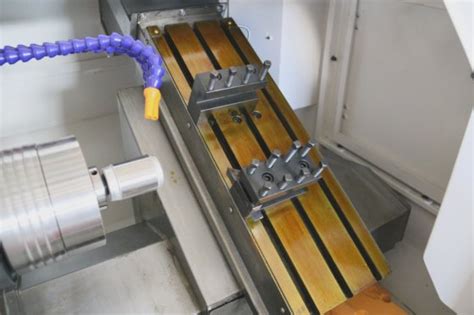 Inclined Bed High Rigidity Spindle CNC Turning Lathe Optional Power