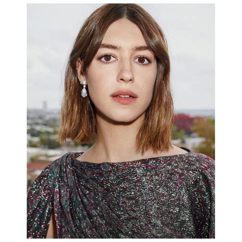 Daisy Edgar Jones Image