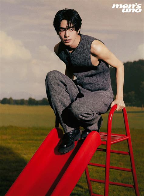 Song Weilong Stars In Men S Uno China October 2022 Issue