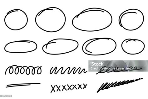 손으로 그린 타원형 프레임과 선이 설정되어 있습니다 너비가 다른 타원 원 프레임을 강조 표시합니다 낙서 스타일의 타원 흰색 배경에 고립 된 손으로 쓴 벡터 일러스트 레이